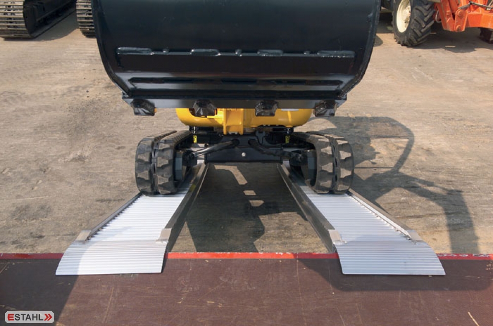 Heavy duty ramp with edge